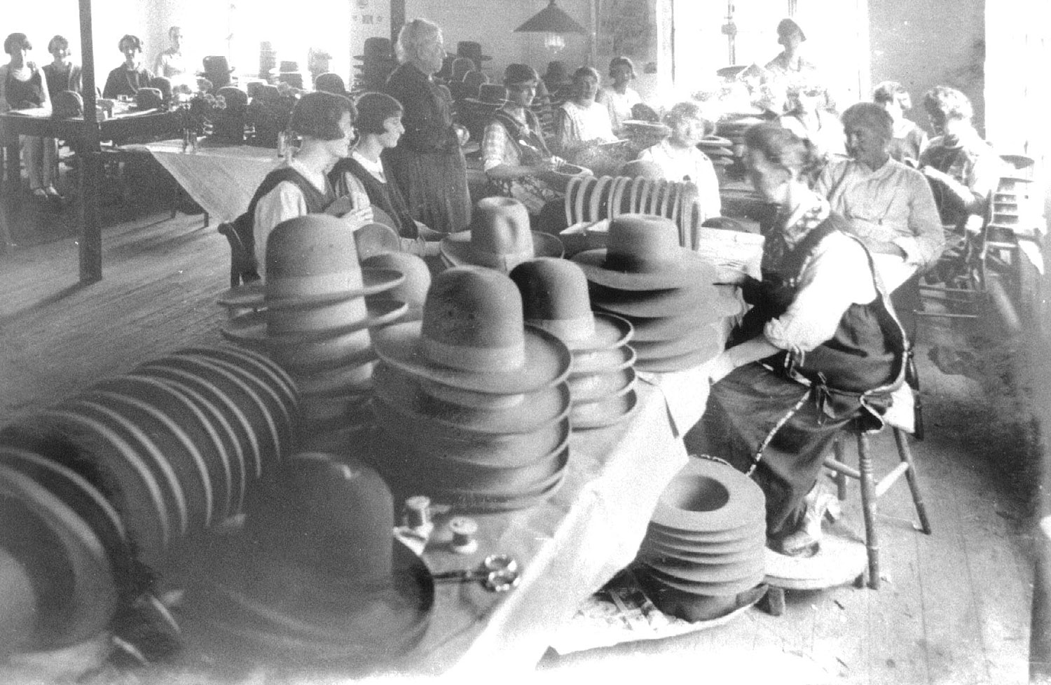 Atherstone. Hatton's hat factory, trimming department - Our Warwickshire