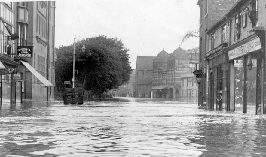 Nuneaton. Bond Street, during floods - Our Warwickshire