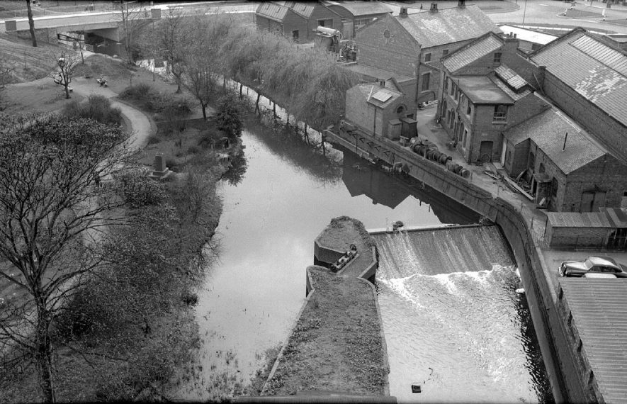 Nuneaton. River Anker and weir - Our Warwickshire