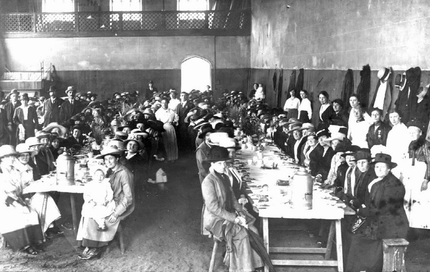 Stoneleigh. Stoneleigh Abbey, Primrose League outing - Our Warwickshire