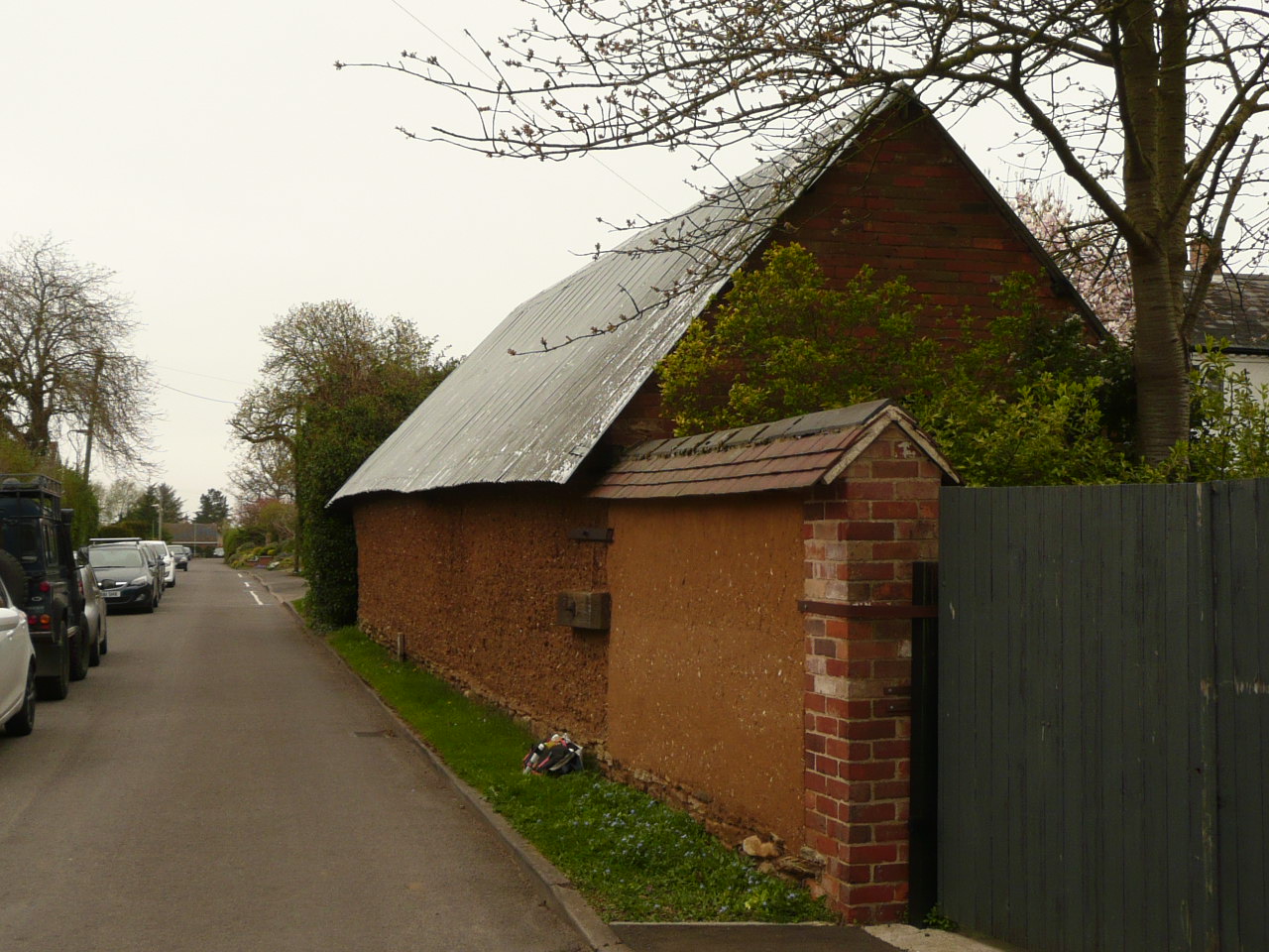 Cob Walling in Clifton Upon Dunsmore - Our Warwickshire